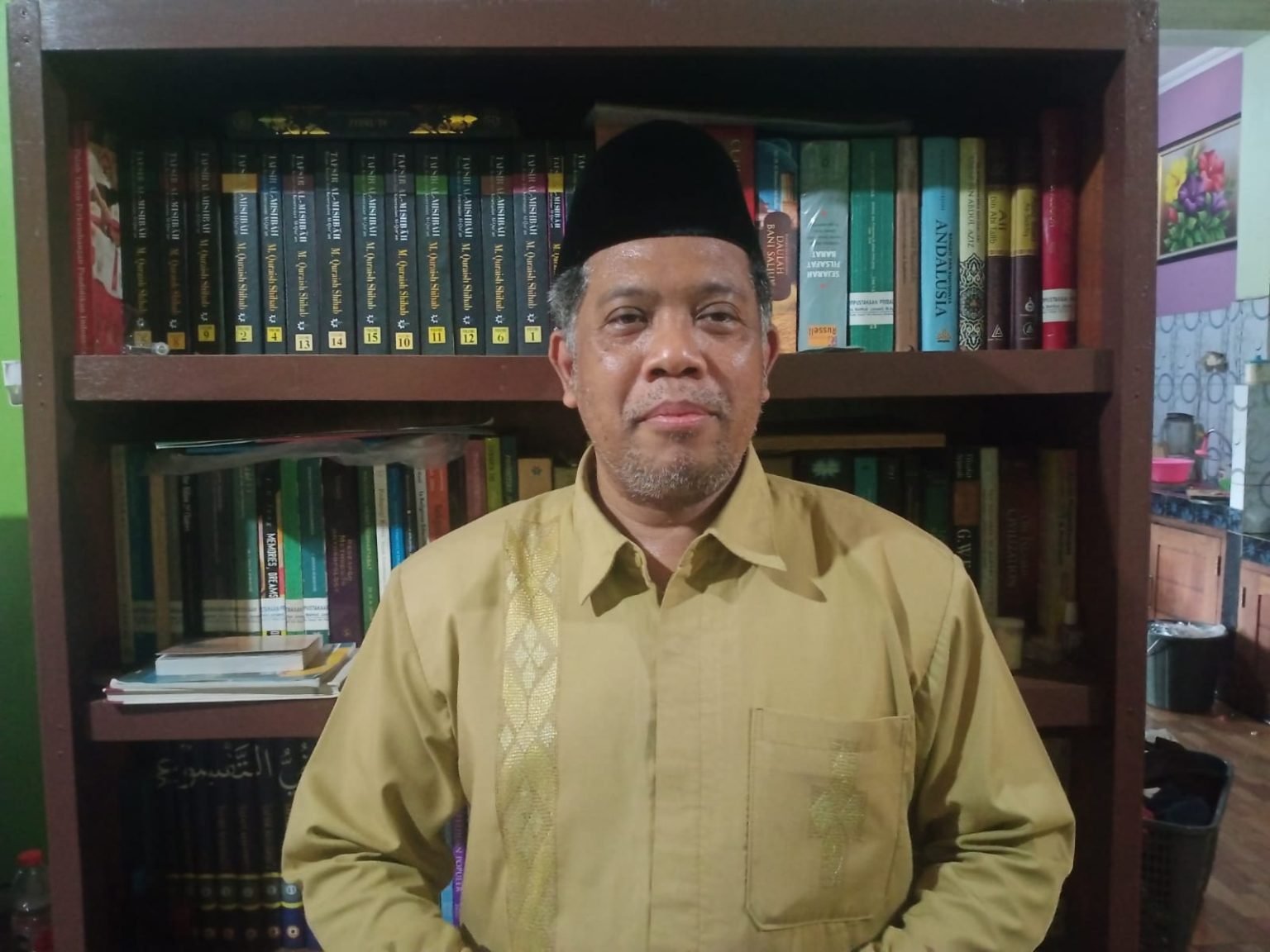 Perjuangan Mahfud Junaedi Capai Gelar Guru Besar Filsafat Pendidikan ...